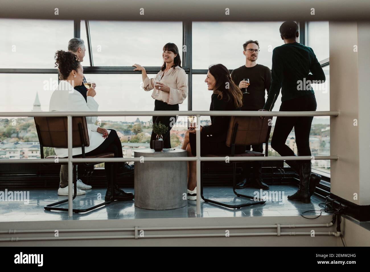 Celebrating in office hi-res stock photography and images - Alamy