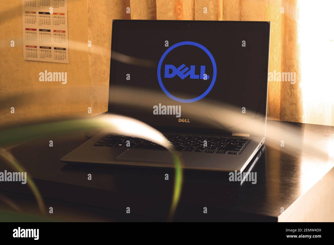 Dell laptop 2021 hi-res stock photography and images - Alamy