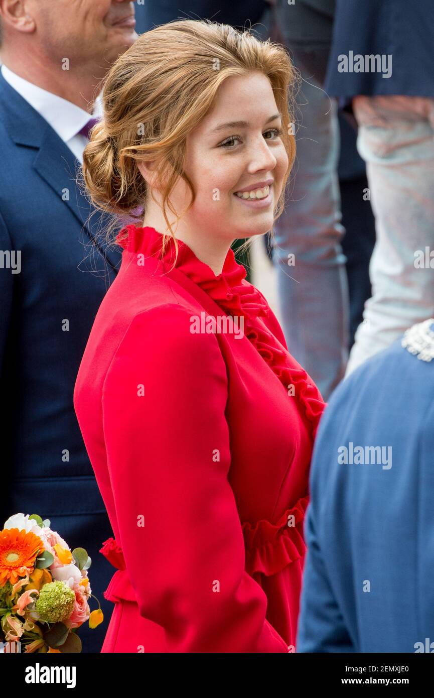 Princess Alexia celebrating King Willem-Alexander's 52st birthday ...