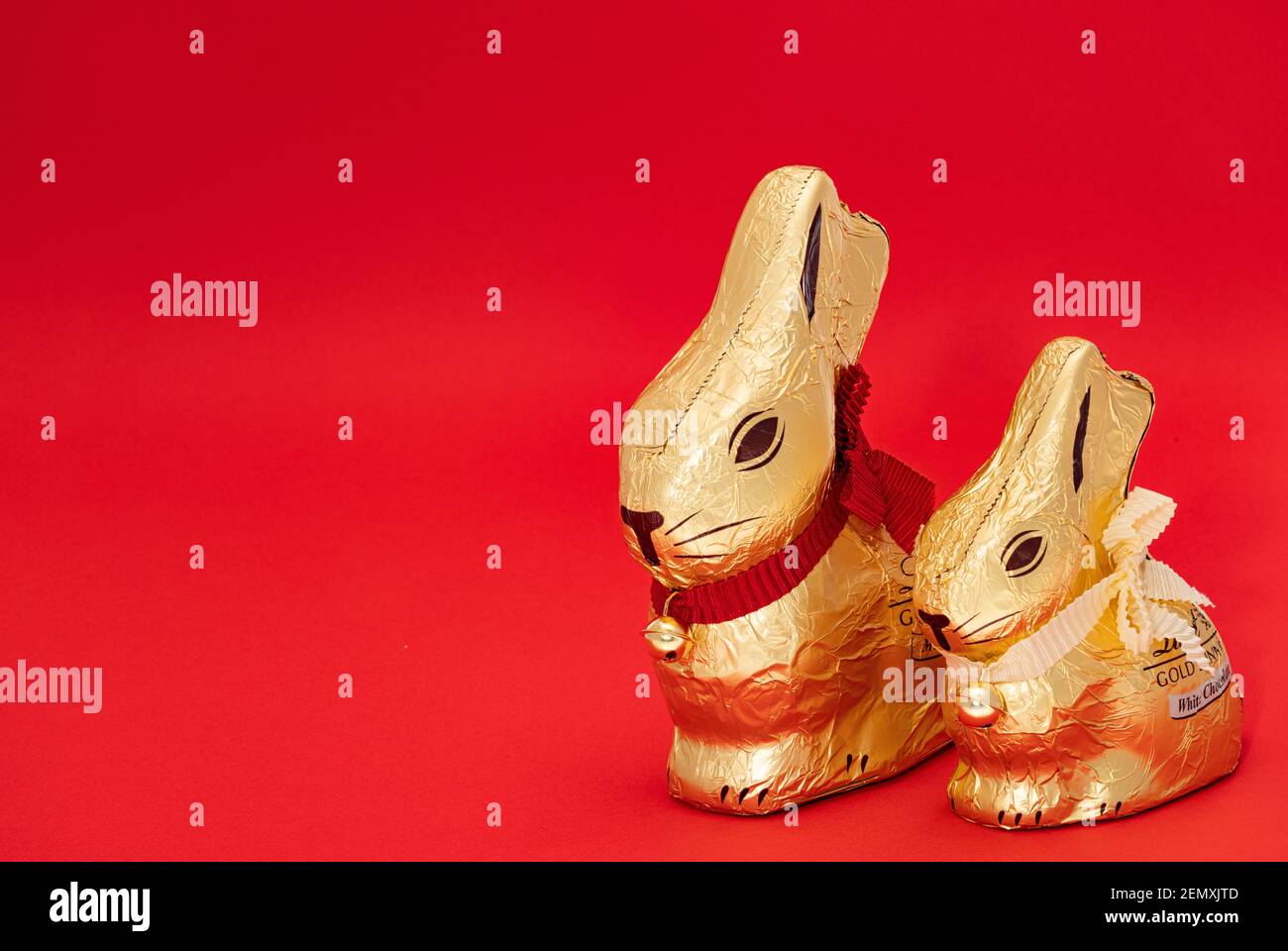 Lindt chocolate gold bunnies hi-res stock photography and images - Alamy
