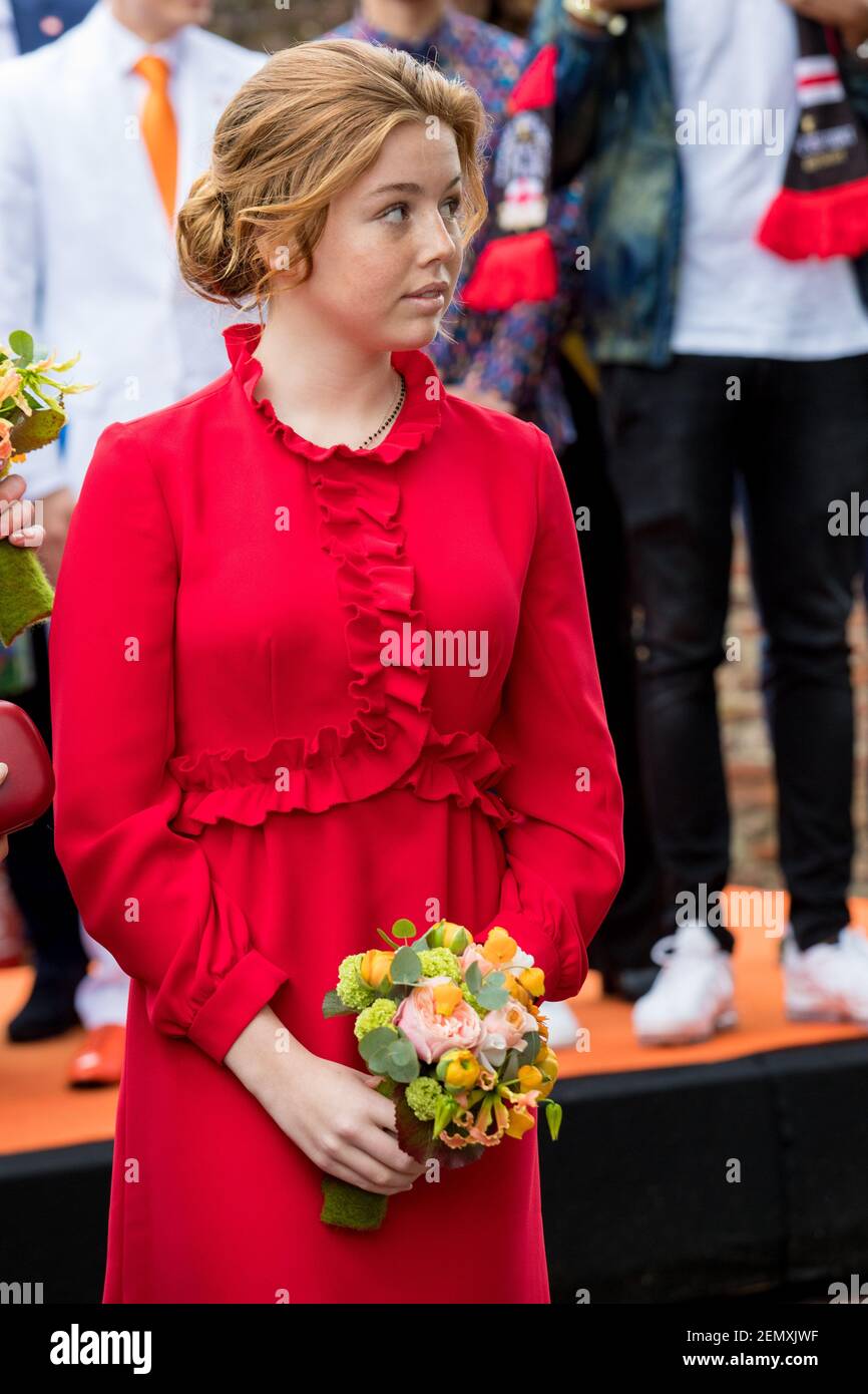 Princess Alexia celebrating King Willem-Alexander's 52st birthday ...
