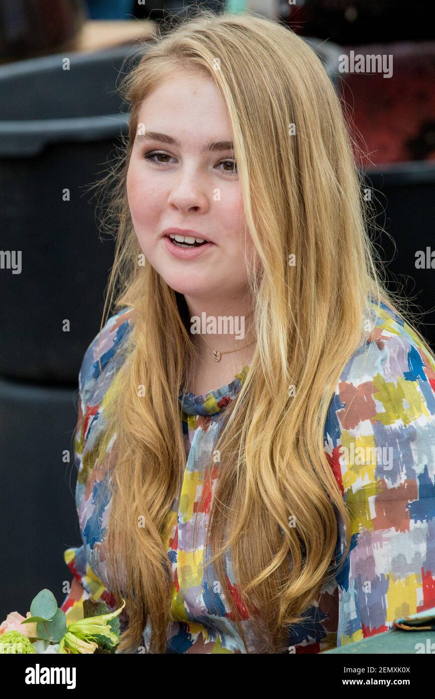 Princess Amalia celebrating King Willem-Alexander's 52st birthday ...