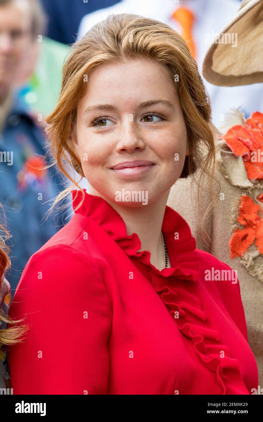 Princess Alexia celebrating King Willem-Alexander's 52st birthday ...