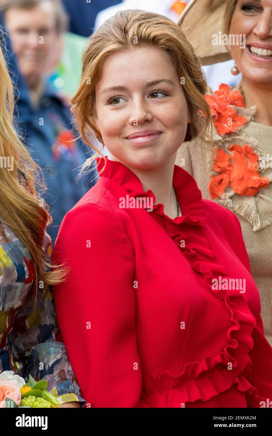 Princess Alexia celebrating King Willem-Alexander's 52st birthday ...