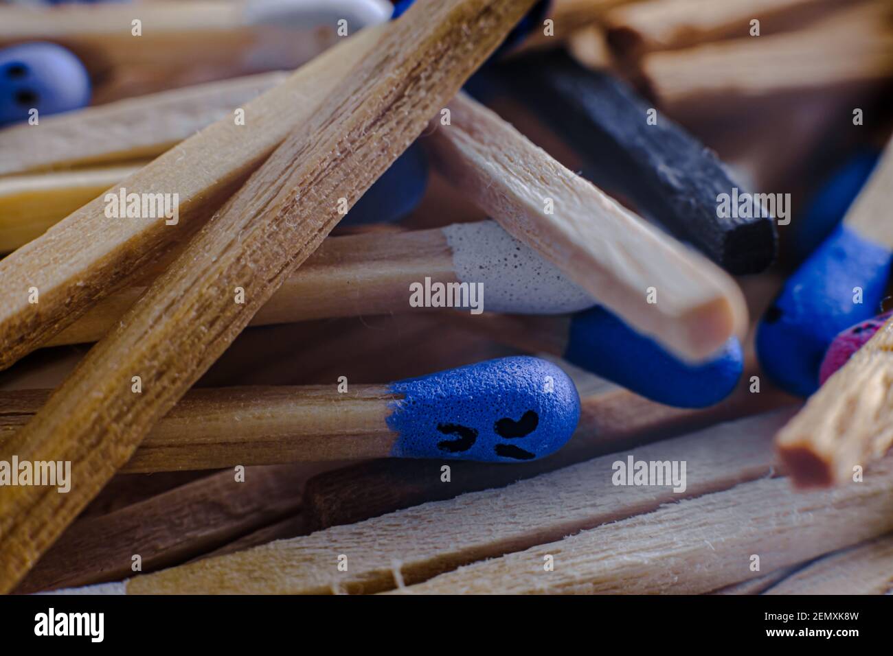 Matchstick heads hi-res stock photography and images - Alamy