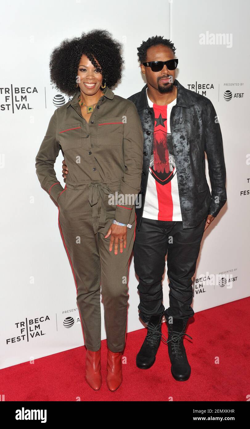 L-R: Actors Kim Wayans and Shawn Wayans attend the 25th anniversary ...
