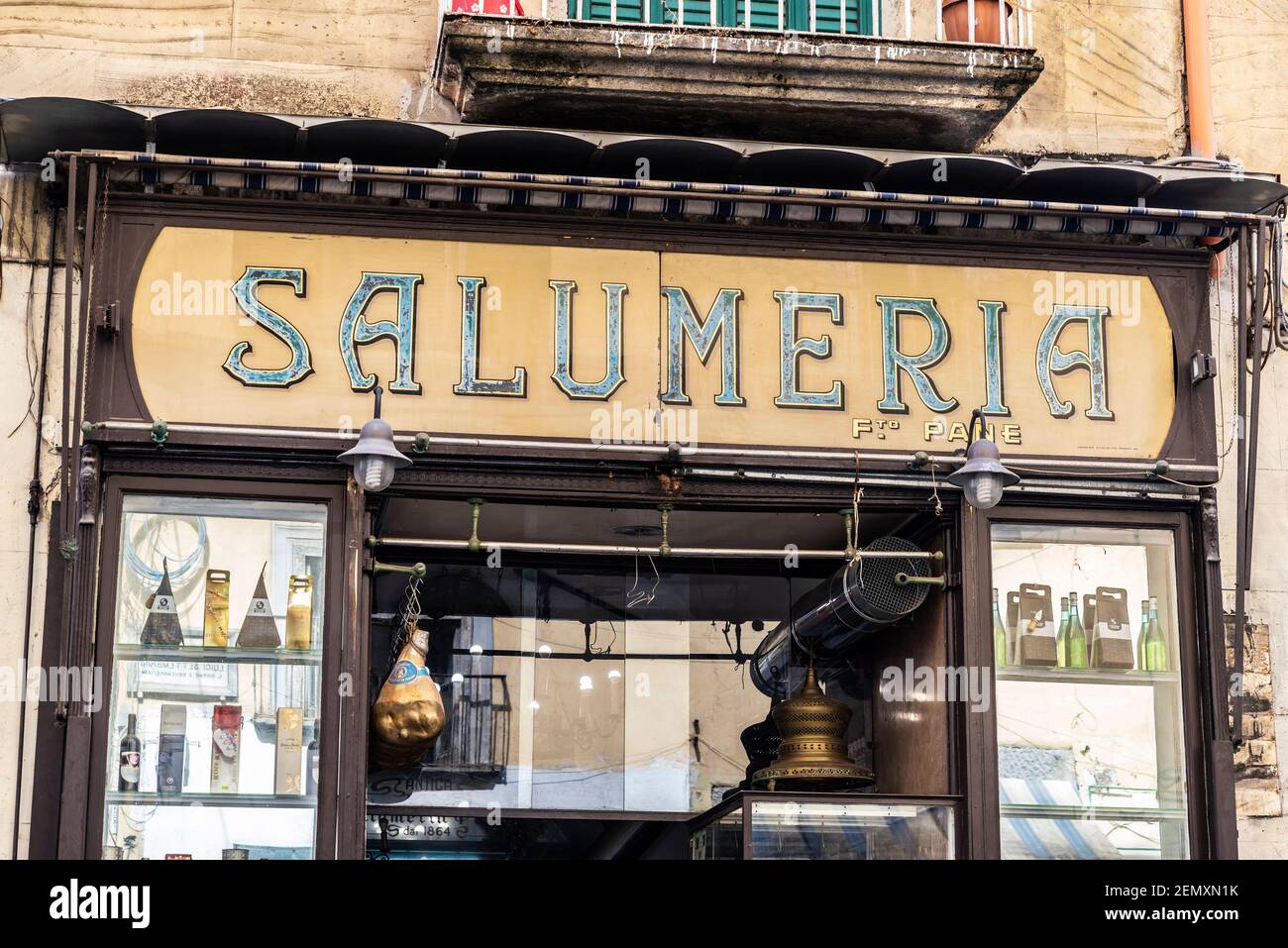 Supermarket in the old town of naples hi-res stock photography and ...