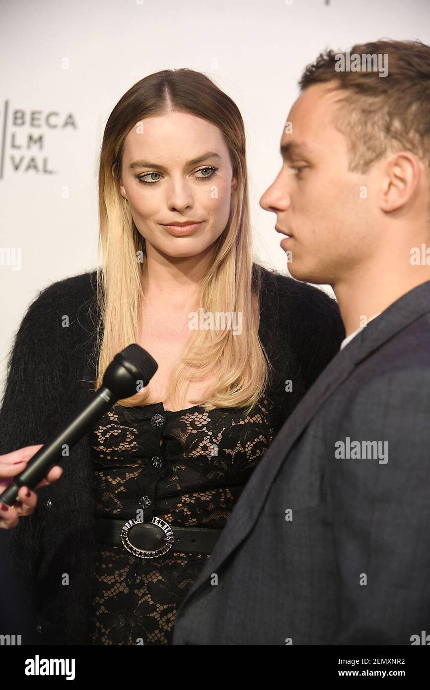 Margot Robbie and Finn Cole attends the "Dreamland" Screening at ...