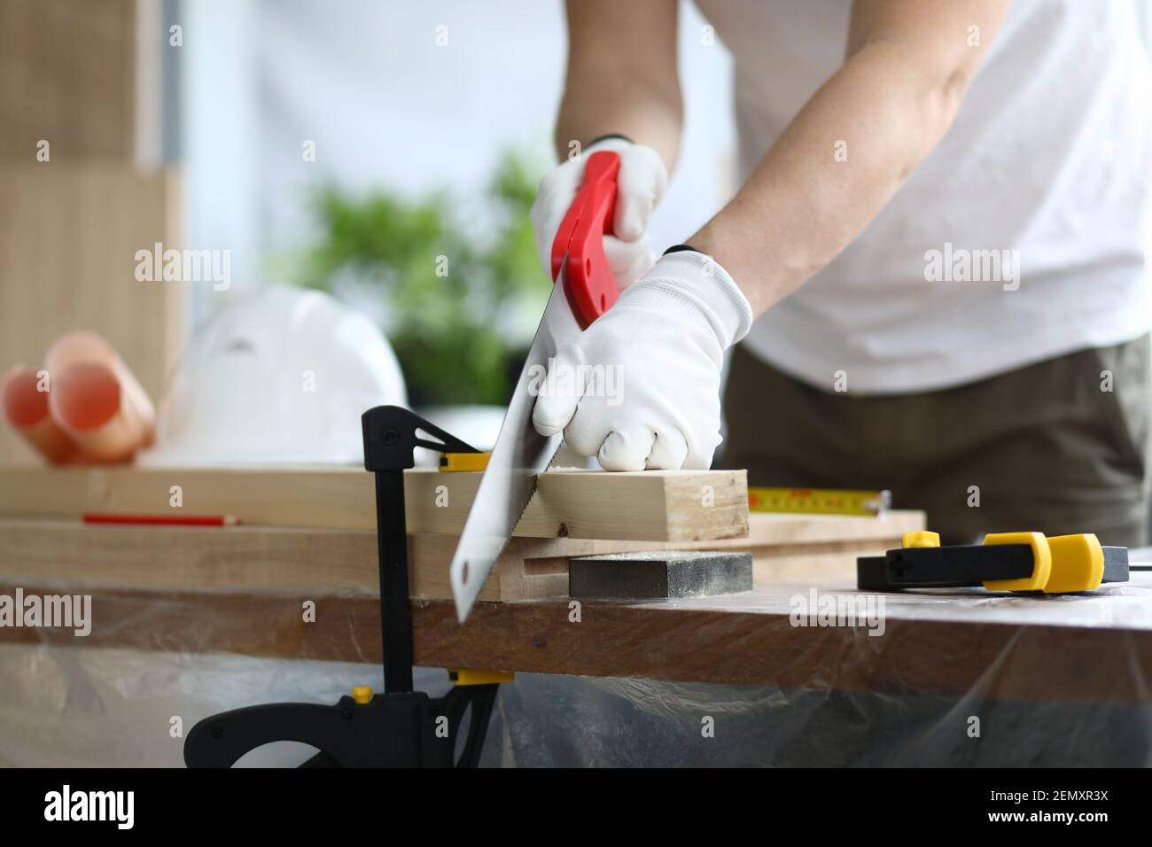 Carpenter scaffold hi-res stock photography and images - Alamy