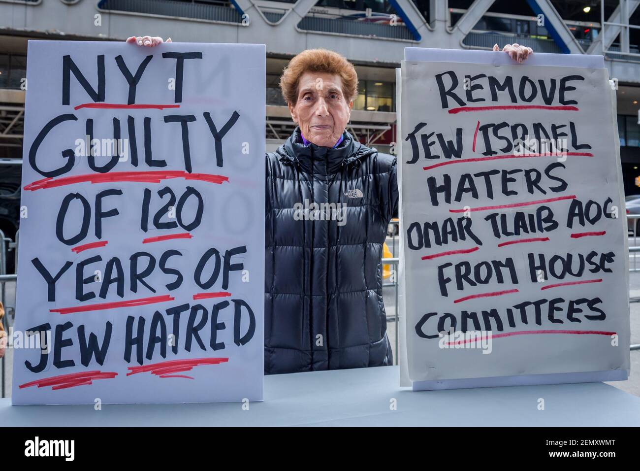 Cartoon depicting a dog hi-res stock photography and images - Alamy