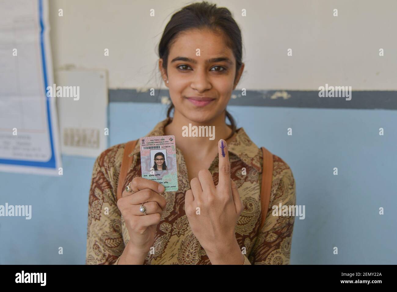 Indian woman casting vote during the fourth phase of general elections ...