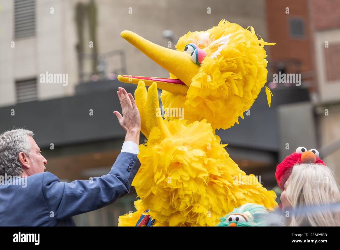 Big Bird is seen is seen with NYC Mayor Bill de Blasio during a ...