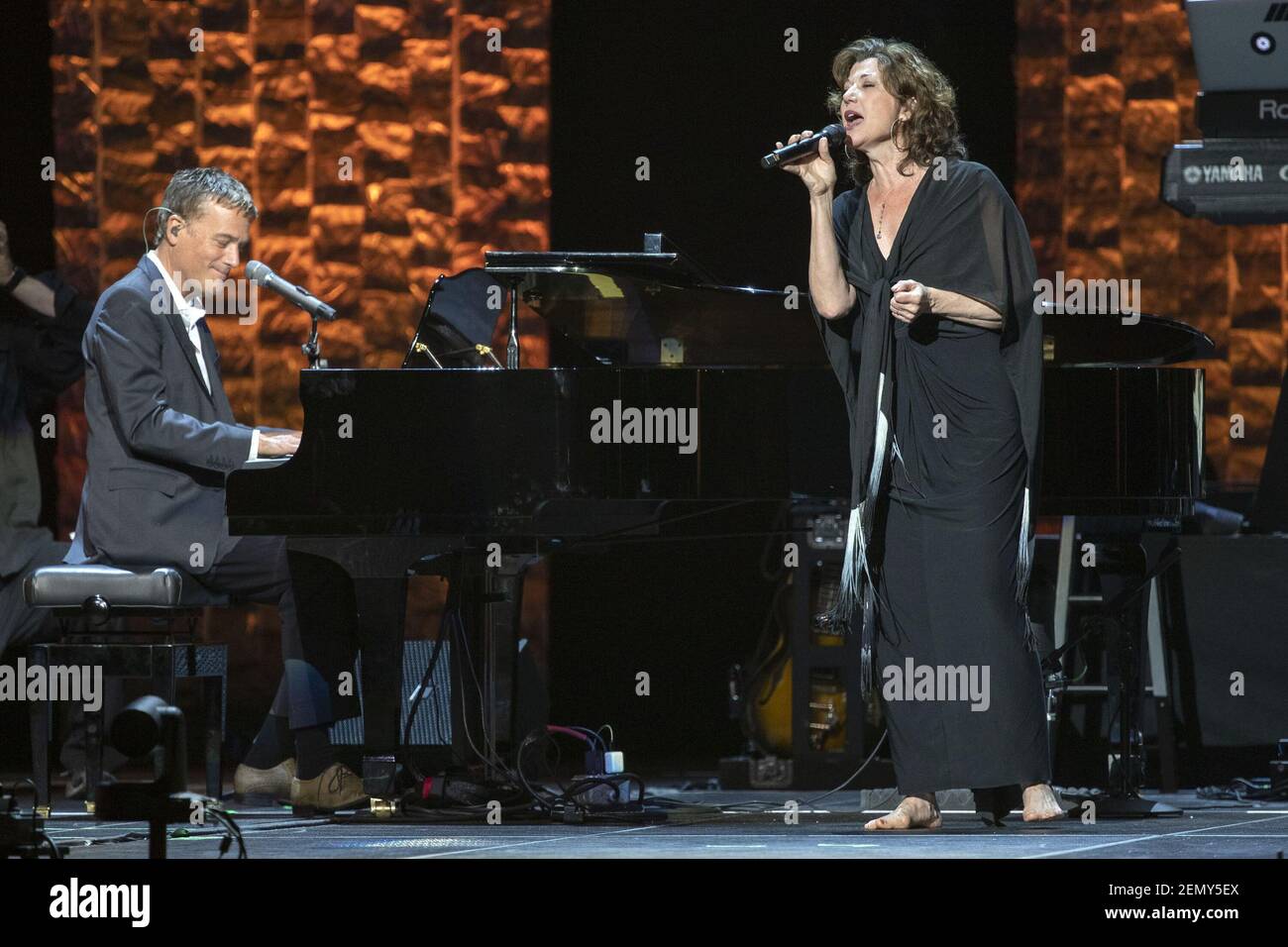 30 April 2019 - Nashville, Tennessee - Amy Grant performs with Michael ...