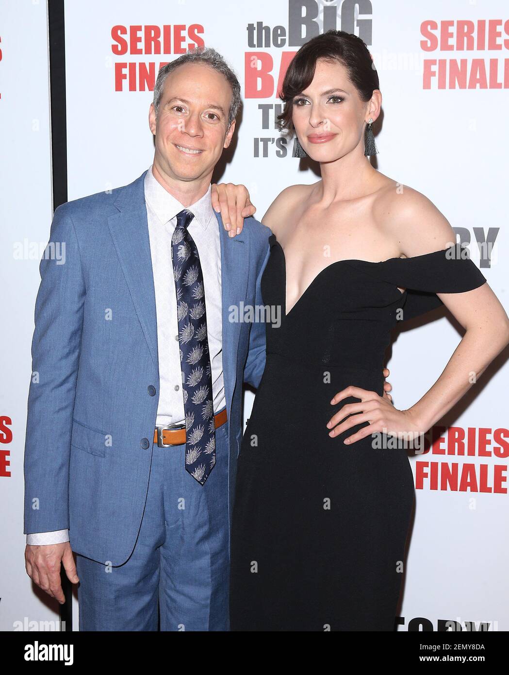 Kevin Sussman (L) and girlfriend, Whitney Rice attend ÒThe Big Bang ...