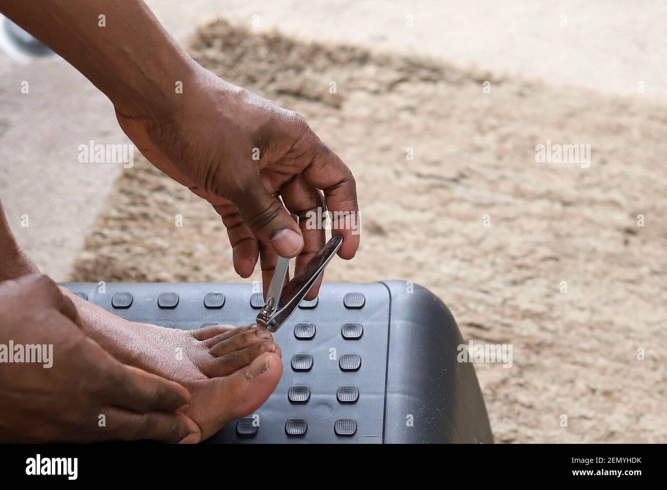 Man toes closeup hi-res stock photography and images - Alamy