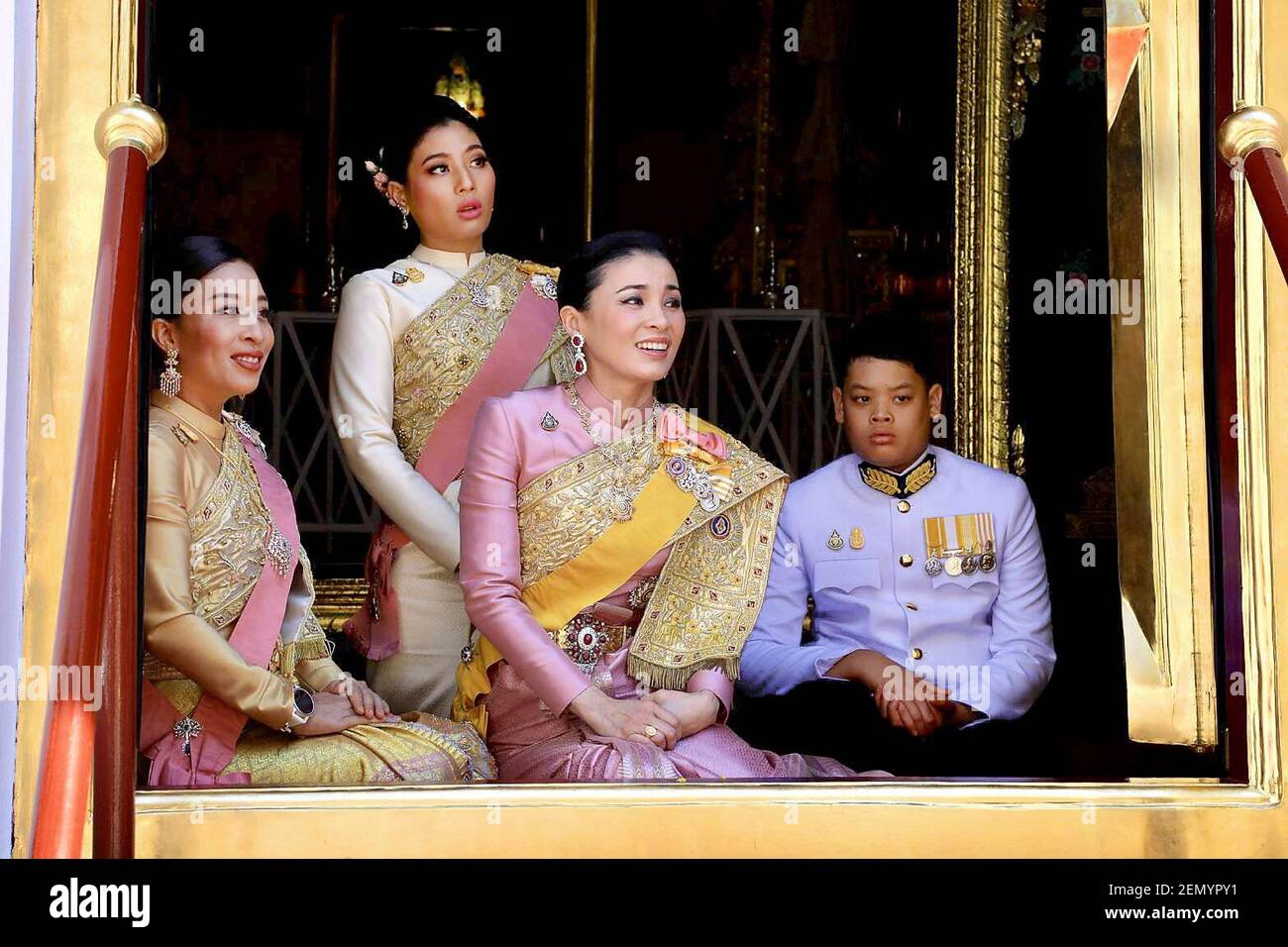 daughter Princess Bajrakitiyabha Mahidol, daughter Princess Sirivannavari Nariratana, Queen ...