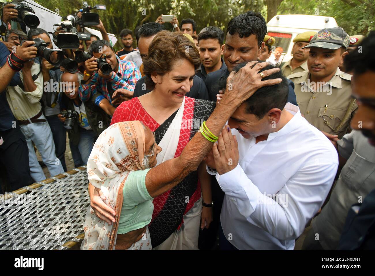 Robert Vadra 6 Pack