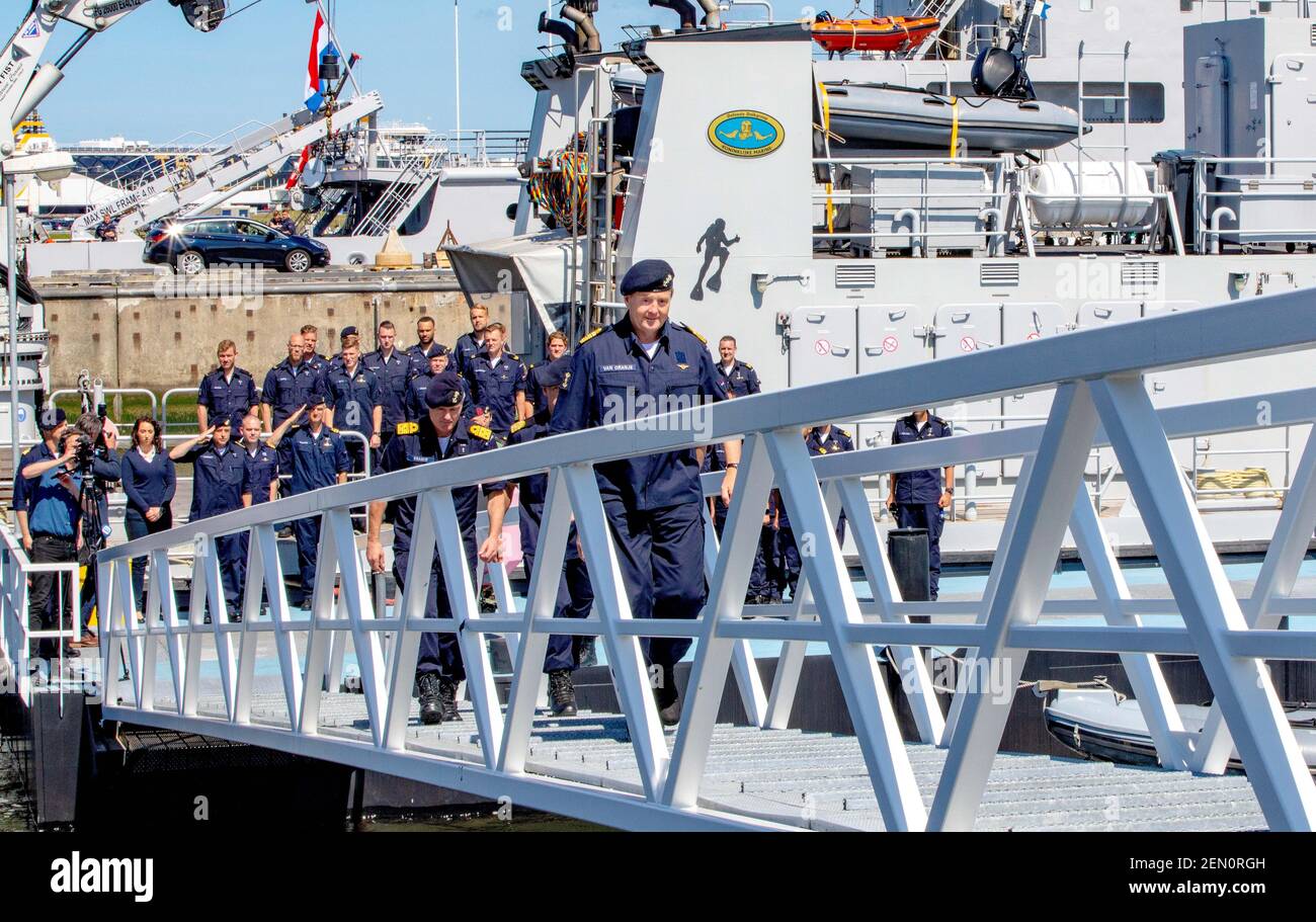 King Willem-Alexander makes working visit to Mine Service and Diving ...