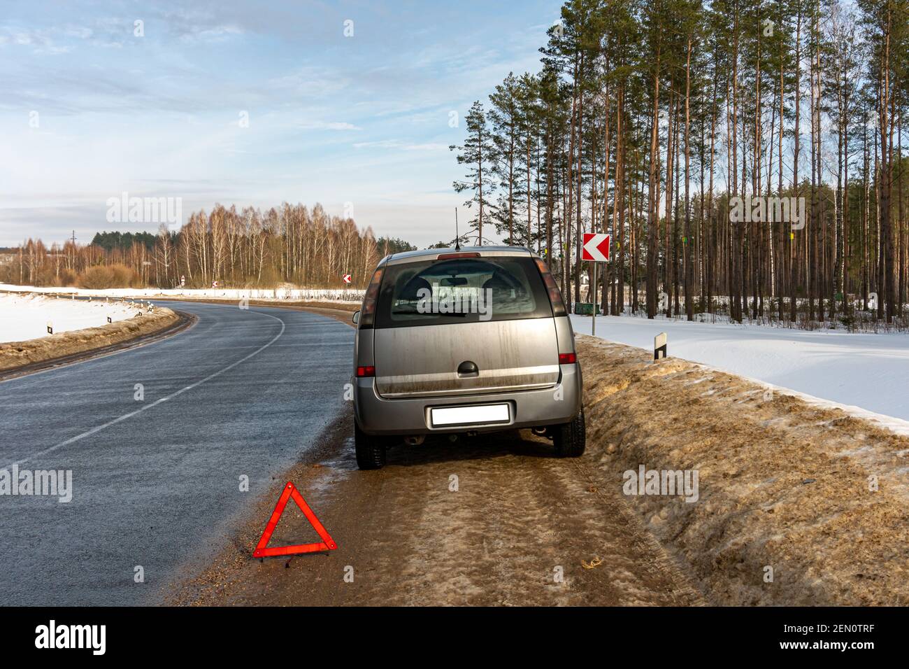 Car breaks down hi-res stock photography and images - Alamy