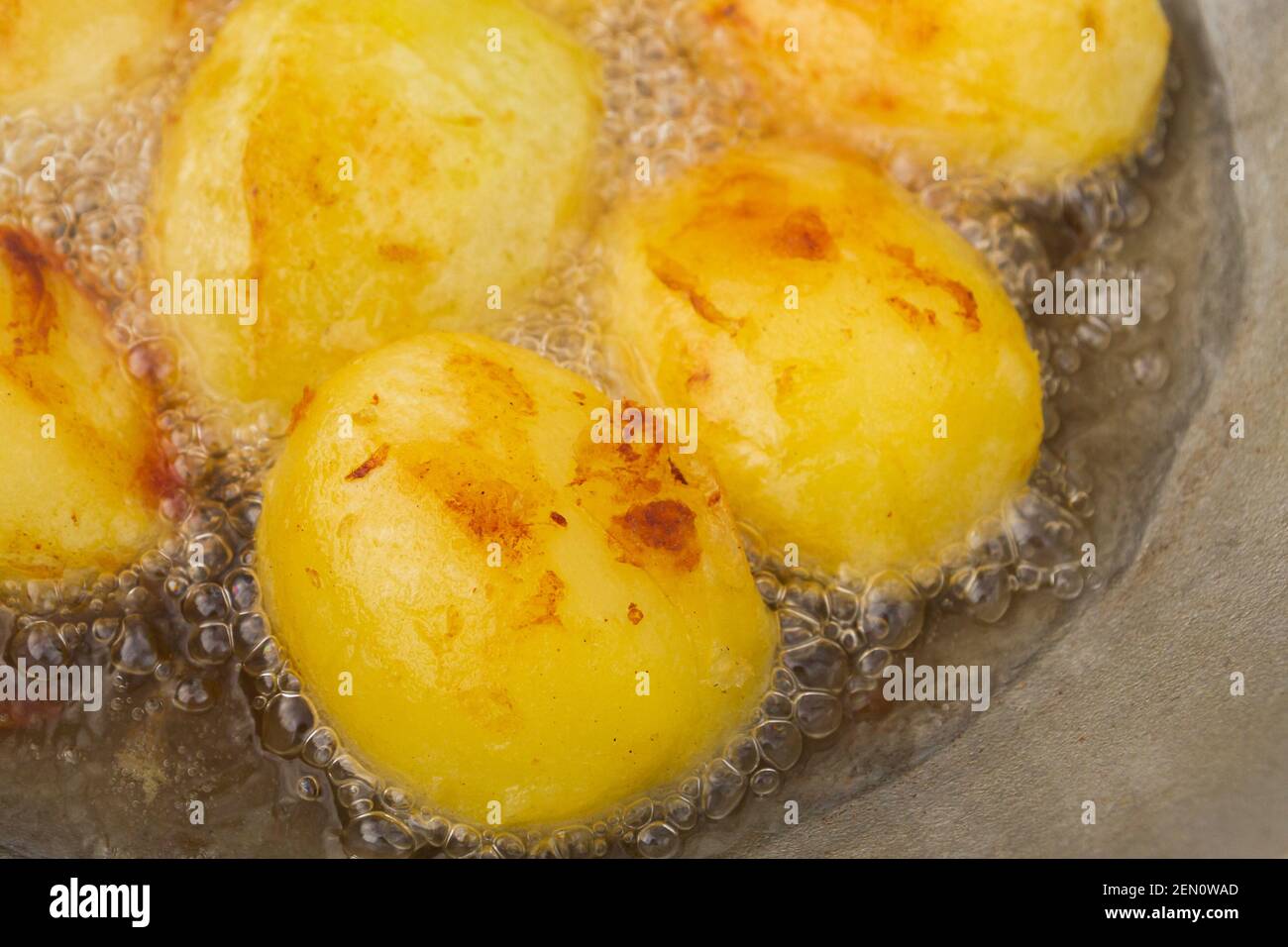 Cauldron boiling oil hi-res stock photography and images - Alamy