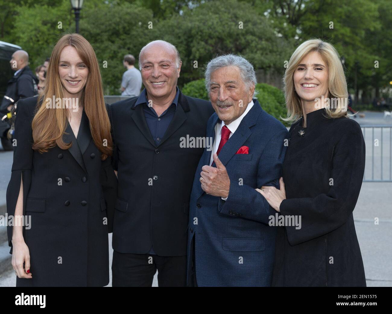 (5/15/2019) Guests, Tony Bennett and Susan Crow arrive at the Statue Of ...