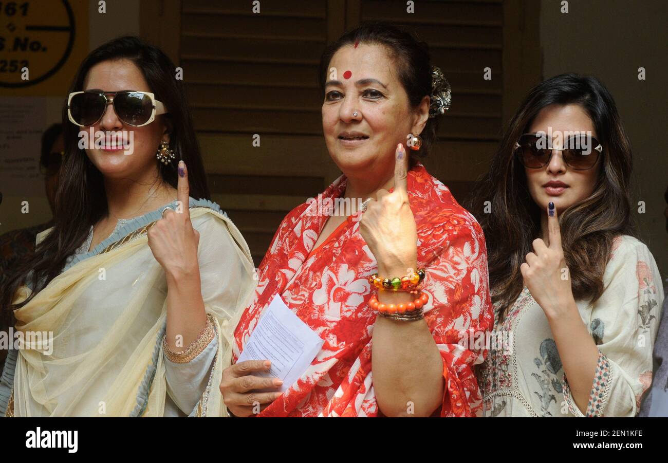 Raima Sen And Riya Sen