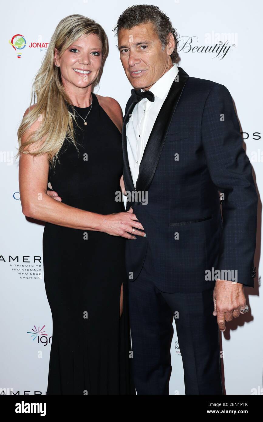 BEVERLY HILLS, LOS ANGELES, CA, USA - MAY 19: Jennifer Brenon and ...