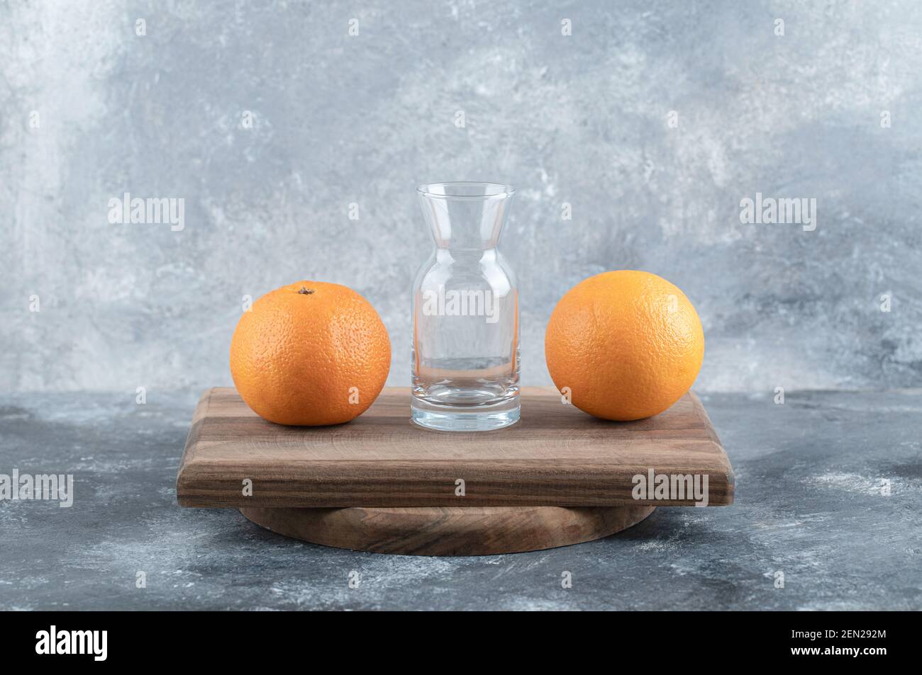 Two oranges glass orange hi-res stock photography and images - Alamy