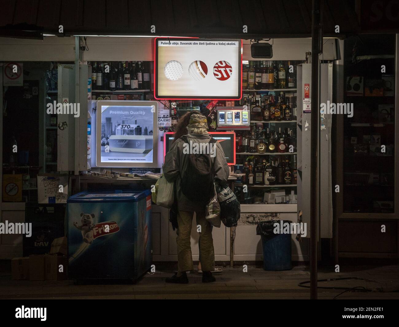 Open booth office hi-res stock photography and images - Alamy
