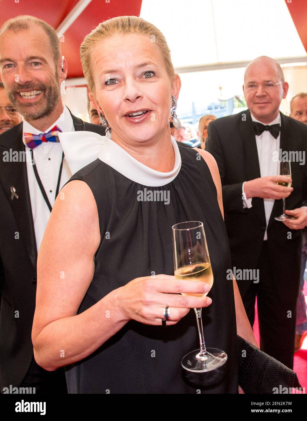 Princess Mabel of the Netherlands attends AmsterdamDiner, where money ...