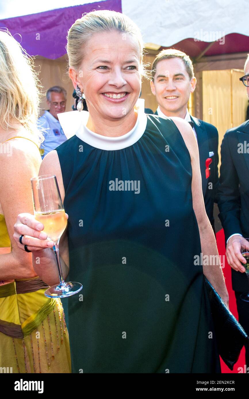 Princess Mabel of the Netherlands attends AmsterdamDiner, where money ...