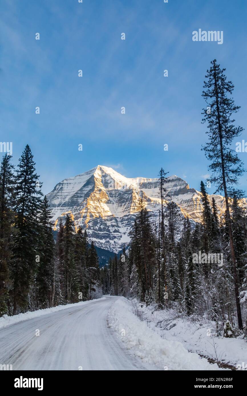 Beautiful view of Mount Robson within Mount Robson Provincial Park ...