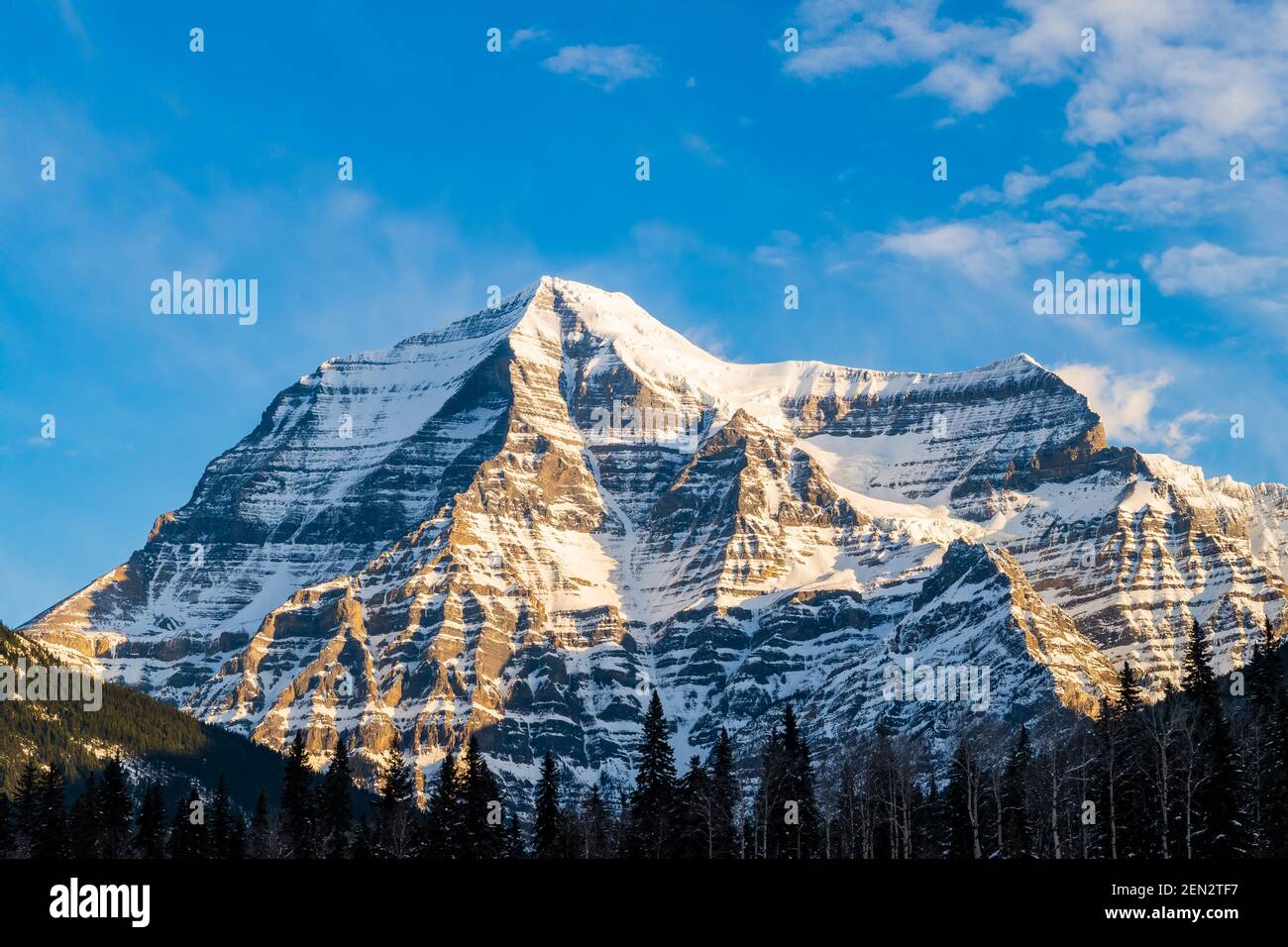 Beautiful view of Mount Robson within Mount Robson Provincial Park ...