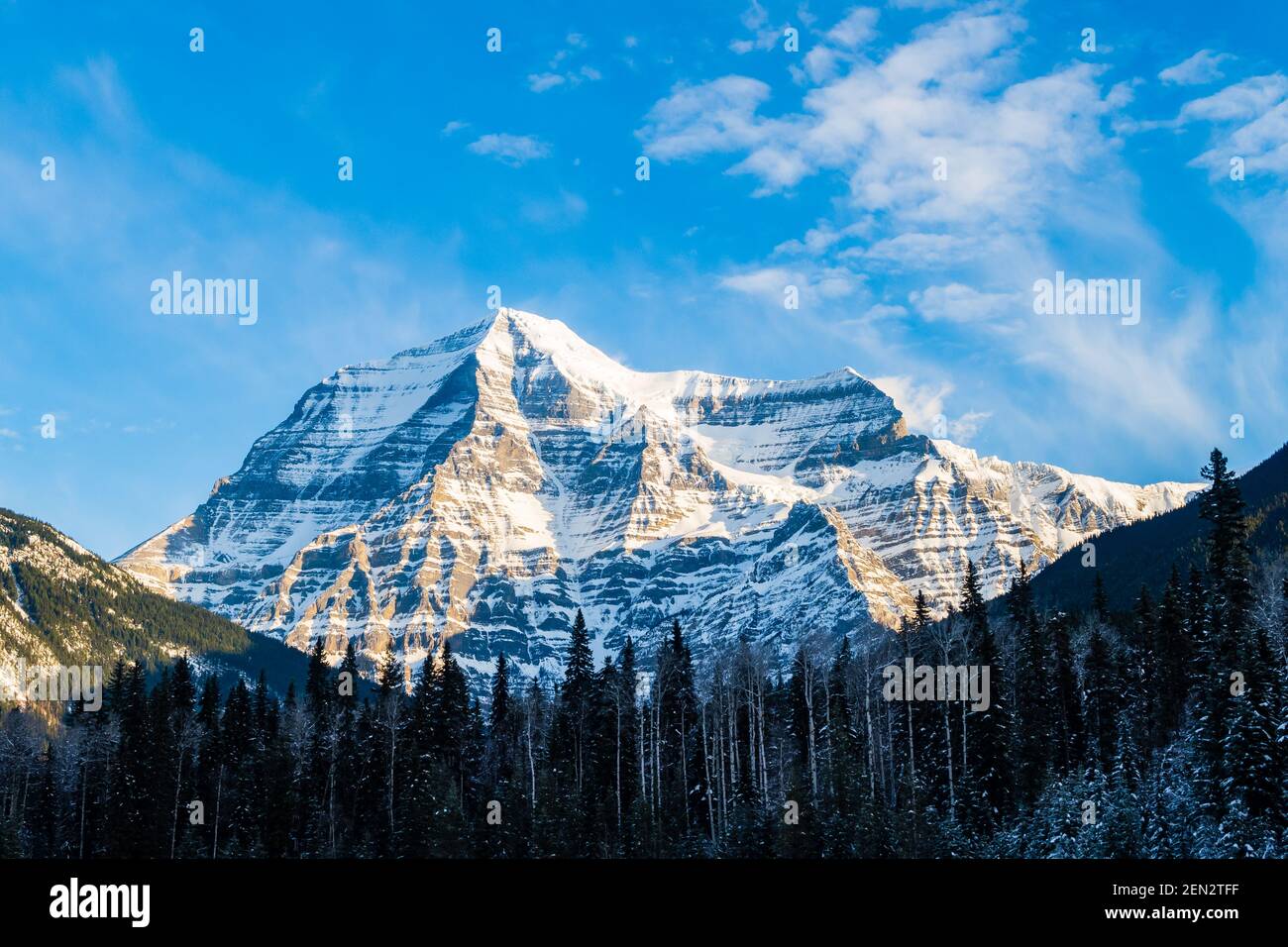 Beautiful view of Mount Robson within Mount Robson Provincial Park ...