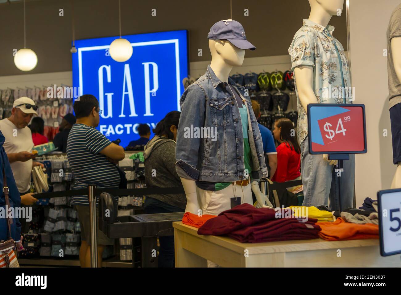 Gap staten island mall store