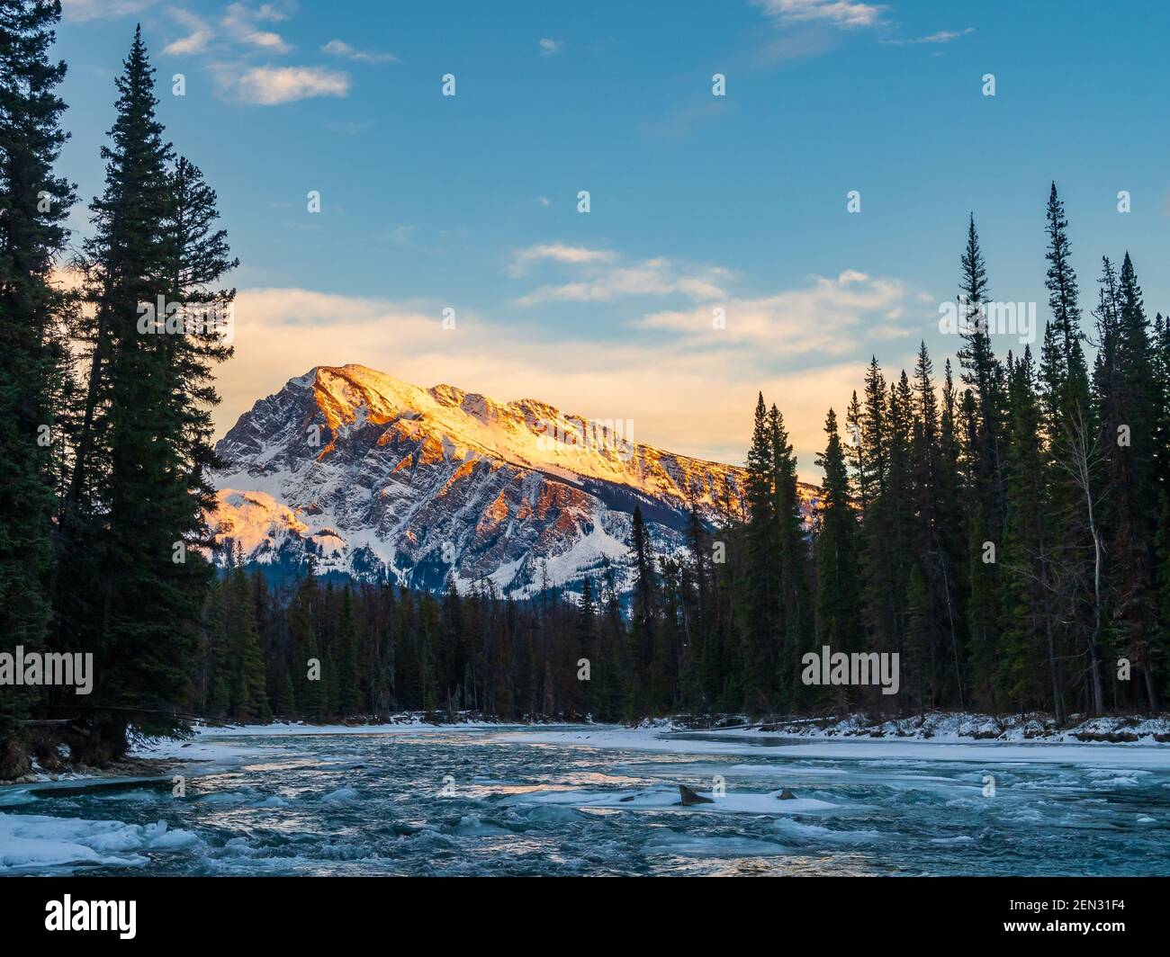 Jasper national park mountains hi-res stock photography and images - Alamy
