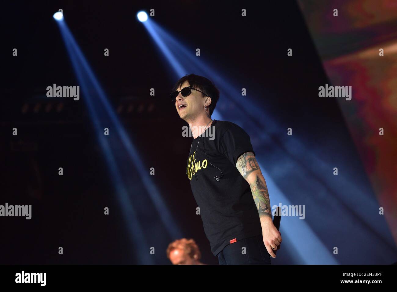 Ultimo, pseudonym of Niccolò Moriconi performs live with his "Colpa ...