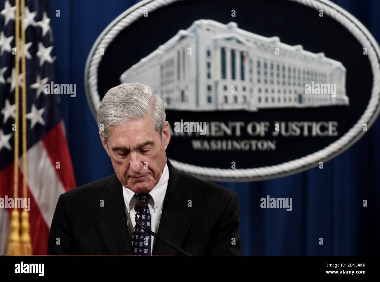 Special counsel Robert Mueller makes a statement about the ...