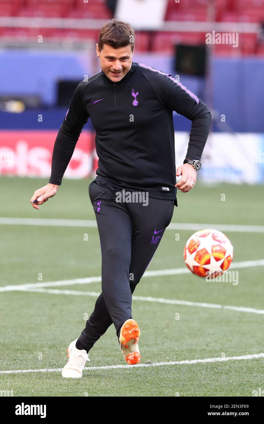 Mauricio Pochettino of Tottenham in action during the training Madrid ...
