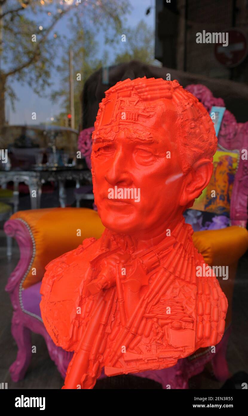 George bush statue hi-res stock photography and images - Alamy