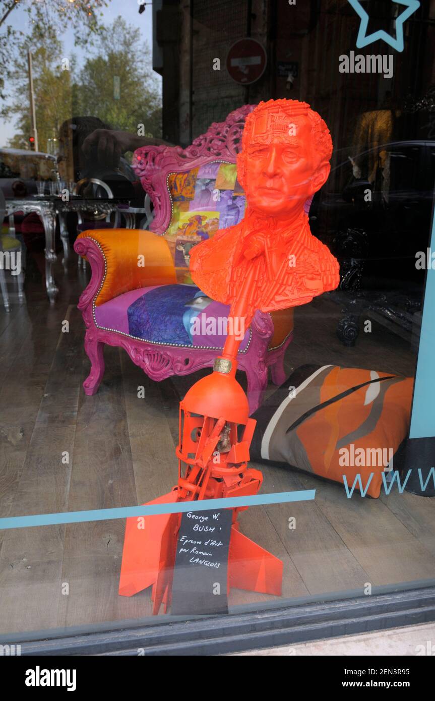 George W. Bush sculpture with bomb Stock Photo - Alamy