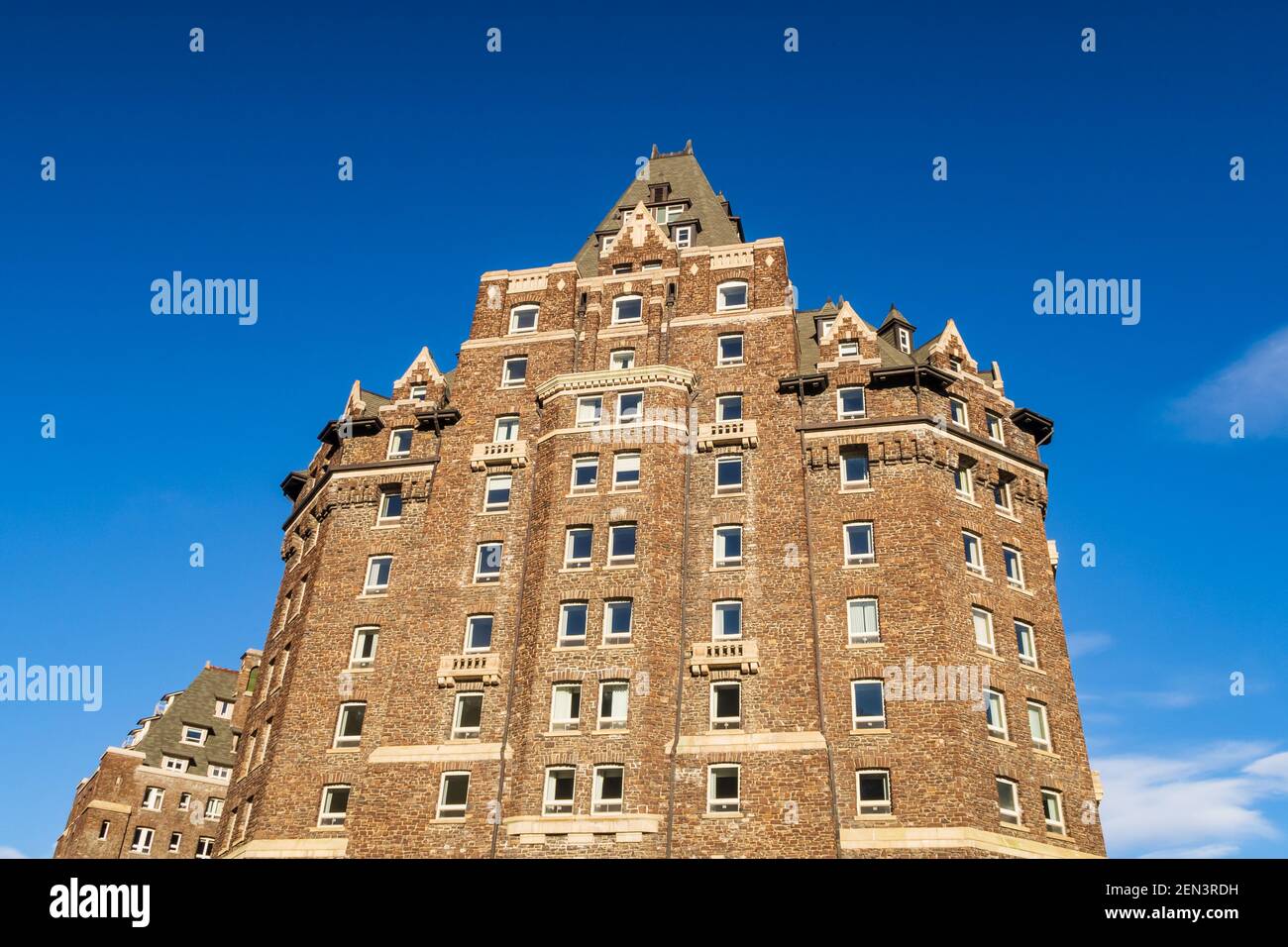 Fairmont banff springs hotel exterior hi-res stock photography and ...