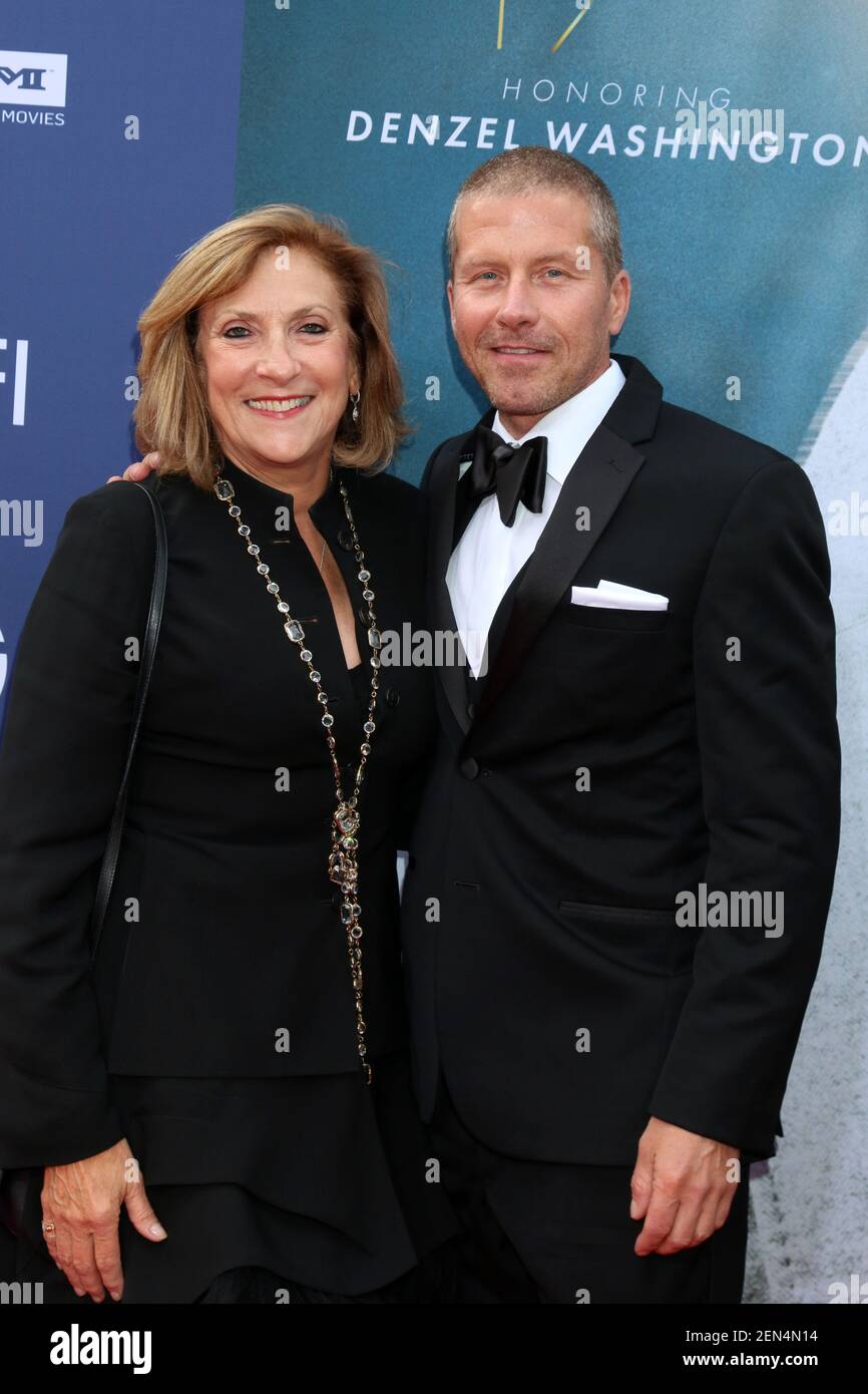 LOS ANGELES - JUN 6: Lesli Linka Glatter, Guest at the AFI Honors ...