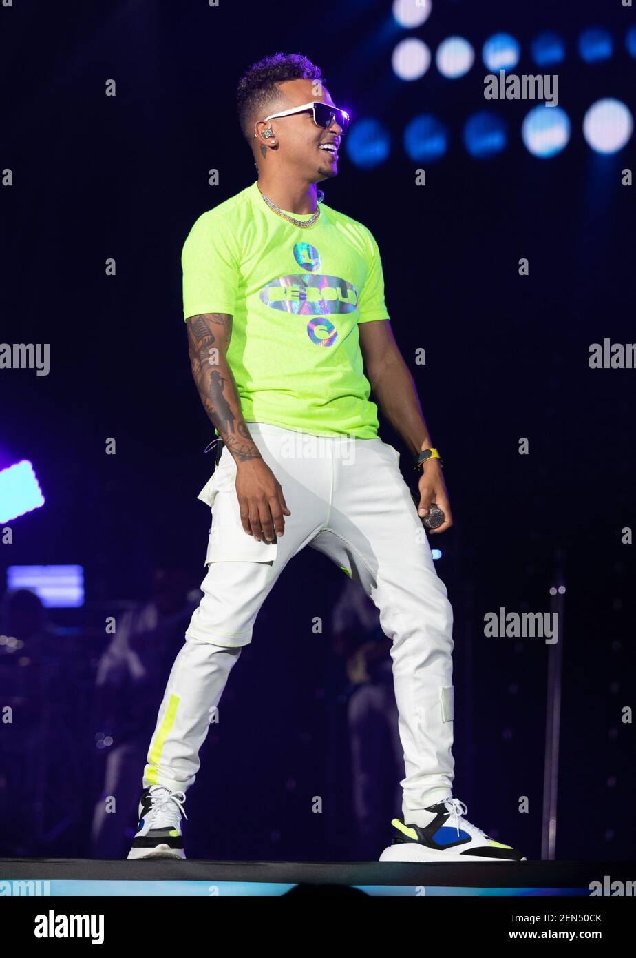 MIAMI, FL - JUNE 8: Ozuna performs during Uforia Mix Live Concert at ...