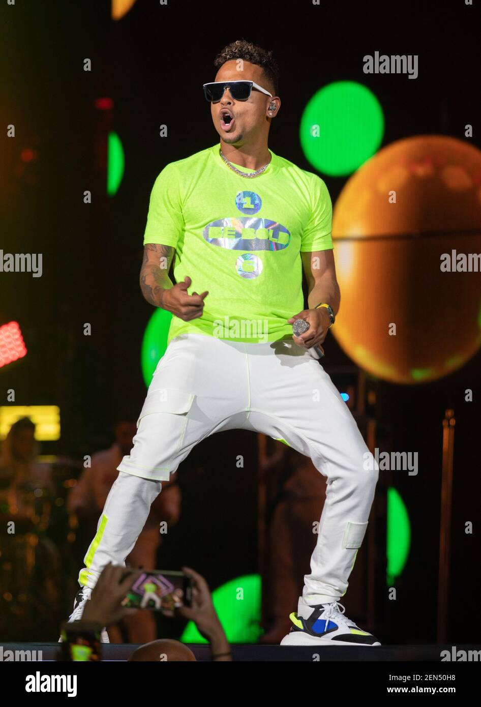 MIAMI, FL - JUNE 8: Ozuna performs during Uforia Mix Live Concert at ...