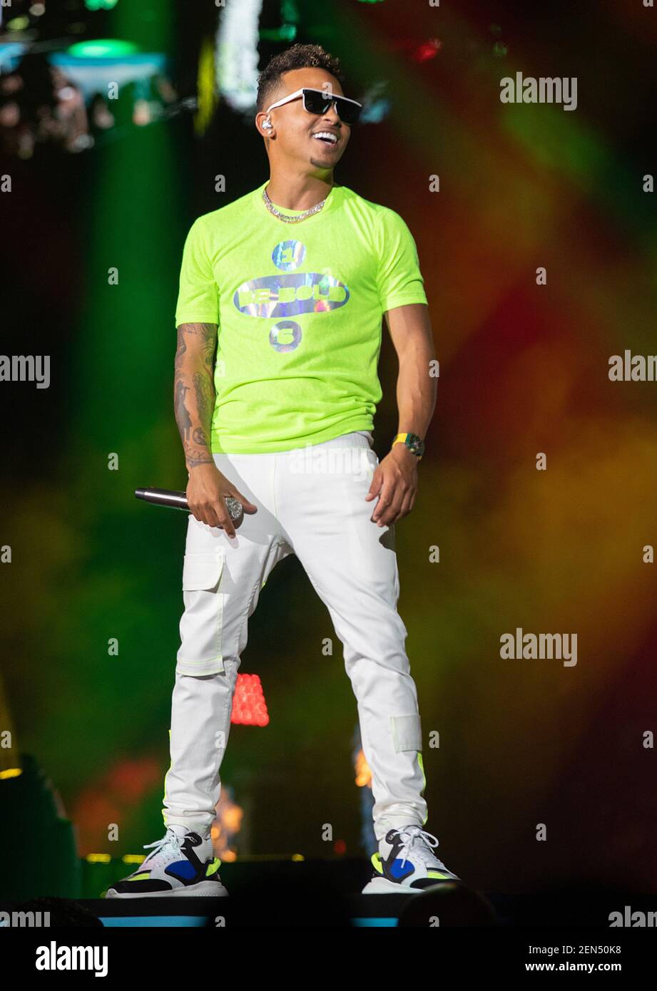 MIAMI, FL - JUNE 8: Ozuna performs during Uforia Mix Live Concert at ...
