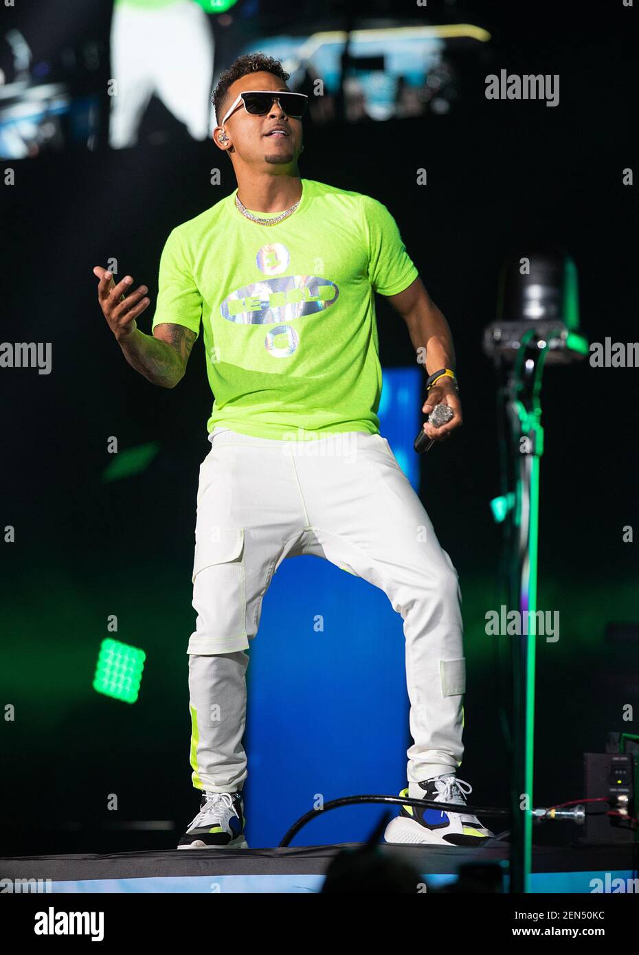 MIAMI, FL - JUNE 8: Ozuna performs during Uforia Mix Live Concert at ...