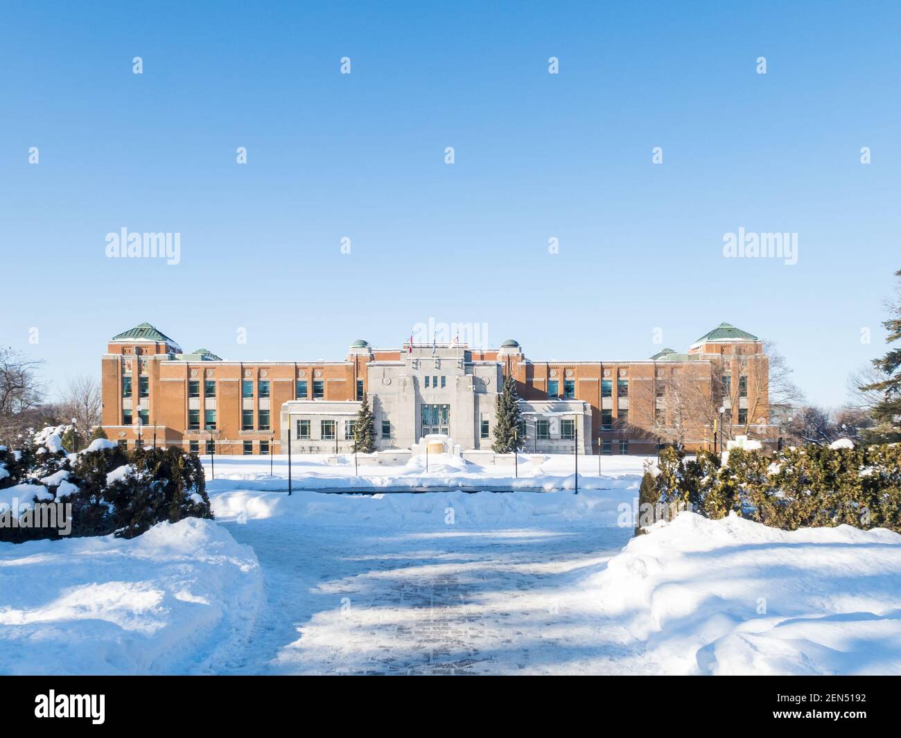 Montreal botanical garden building hi-res stock photography and images ...