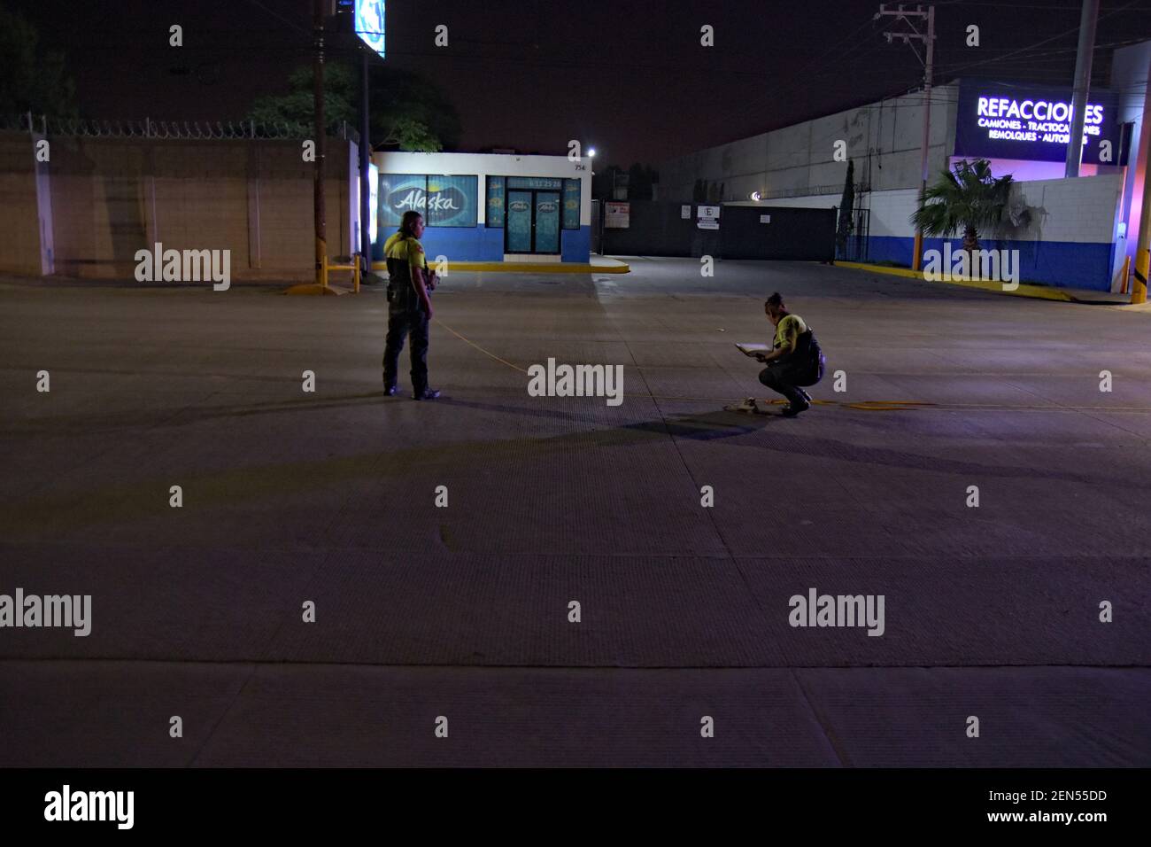 Ciudad de Juárez, May 27th 2019 Police investigating a murder at a ...