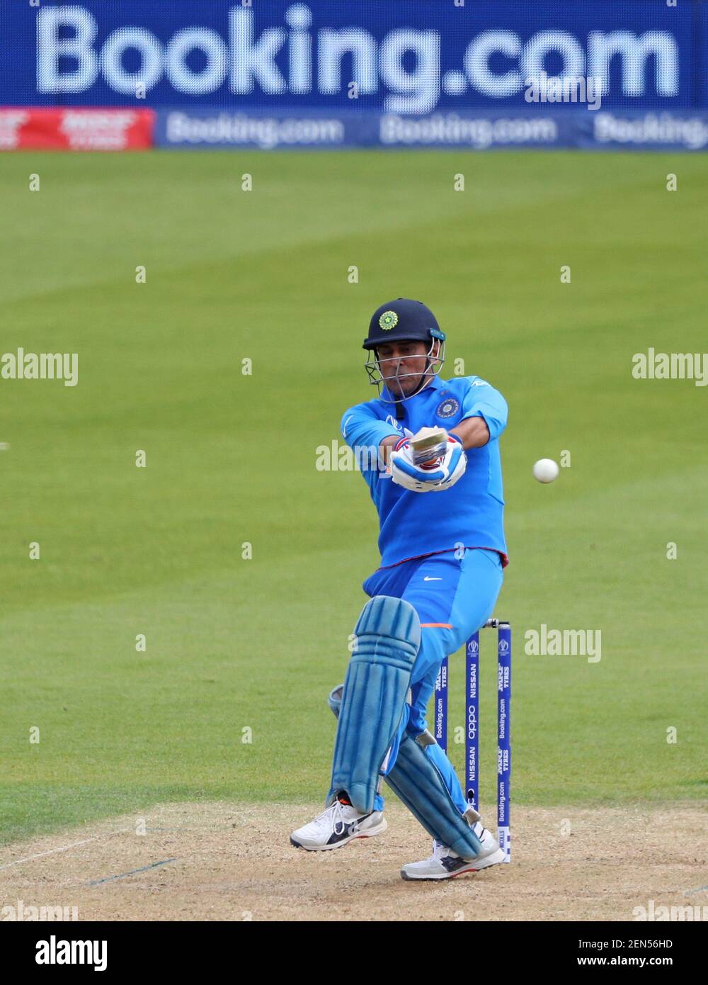 Ms dhoni 2019 world cup hi-res stock photography and images - Alamy